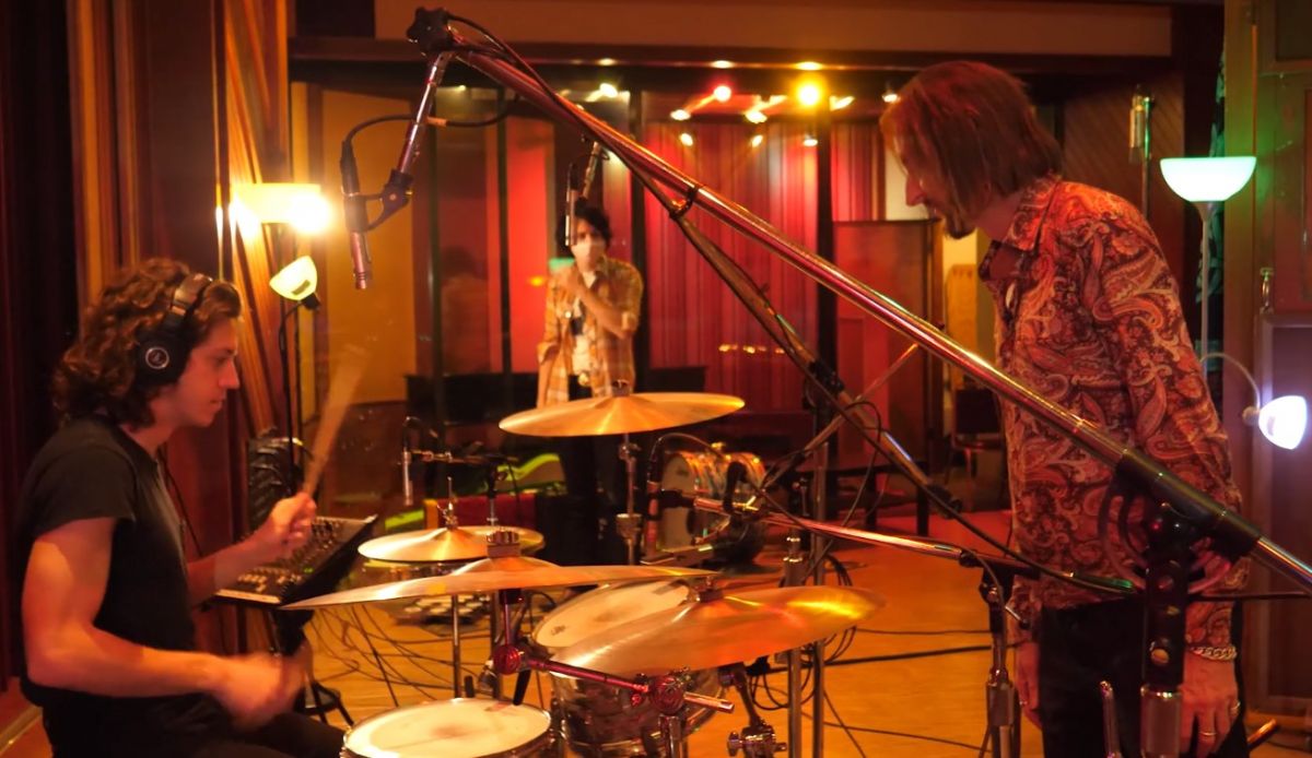 Recording & Mixing Glam Punk with Nick Launay - Pro Mix Academy